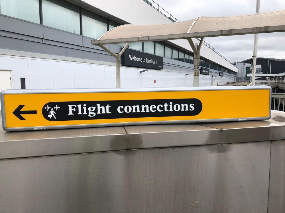 Flight connections' illuminated sign