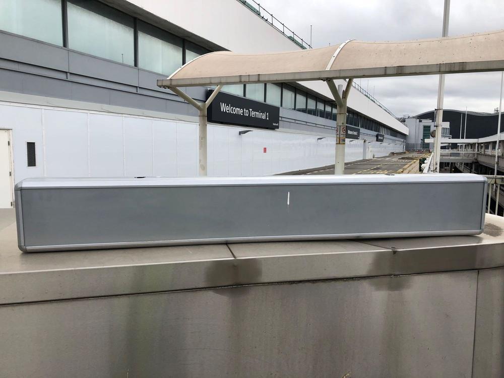 Flight connections' illuminated sign