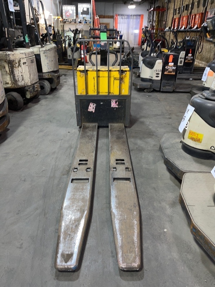 2003 CROWN PE-4000-60 DOUBLEÃŠPALLET JACK 6,000 POUND CAPACITY, 24 VOLT ...