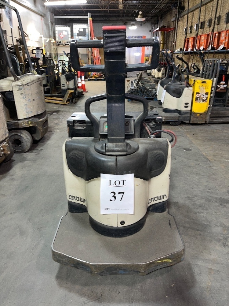 2010 CROWN PE-4500-60 DOUBLEÃŠPALLET JACK 6,000 POUND CAPACITY, 24 VOLT ...