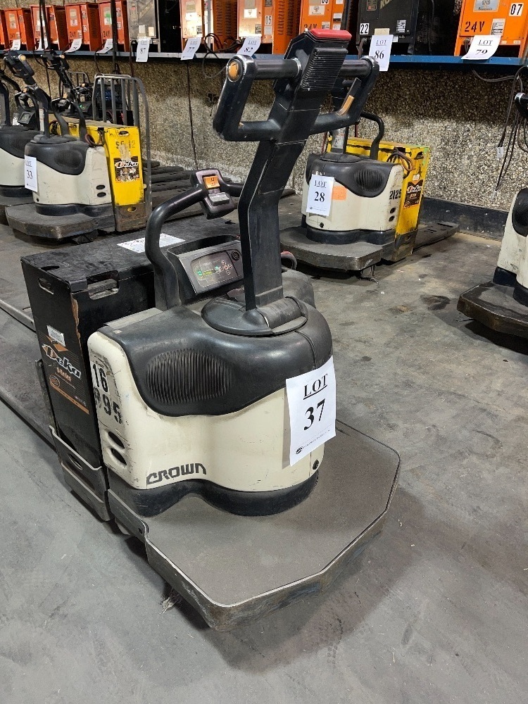 2010 CROWN PE-4500-60 DOUBLEÃŠPALLET JACK 6,000 POUND CAPACITY, 24 VOLT ...