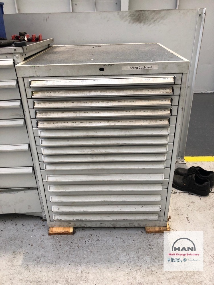 750mm x 1,000mm 15 drawer tooling cabinet with contents as lotted