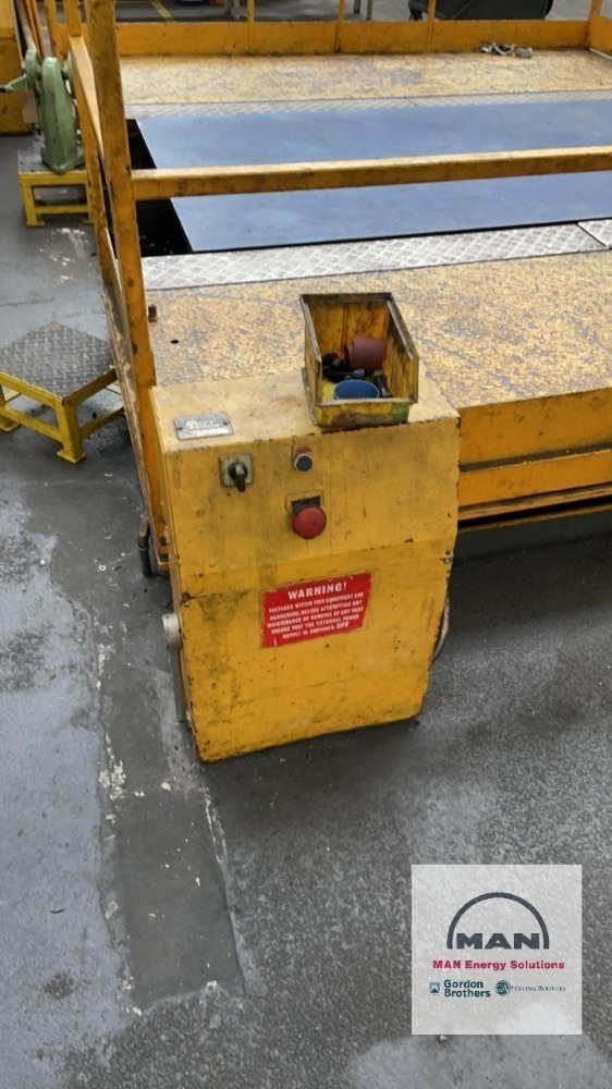 2 x Platt 1000kg access platform with engine bay platform