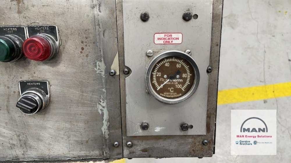 Engine oil pressure test bowser