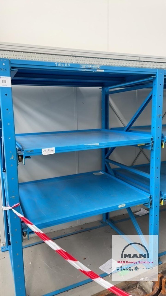 2 x Bay of heavy duty Lista pull out racking. Capacity 900kg