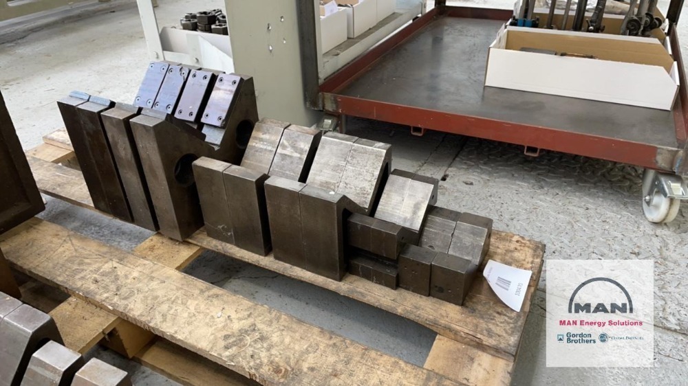 6 pairs of vee blocks