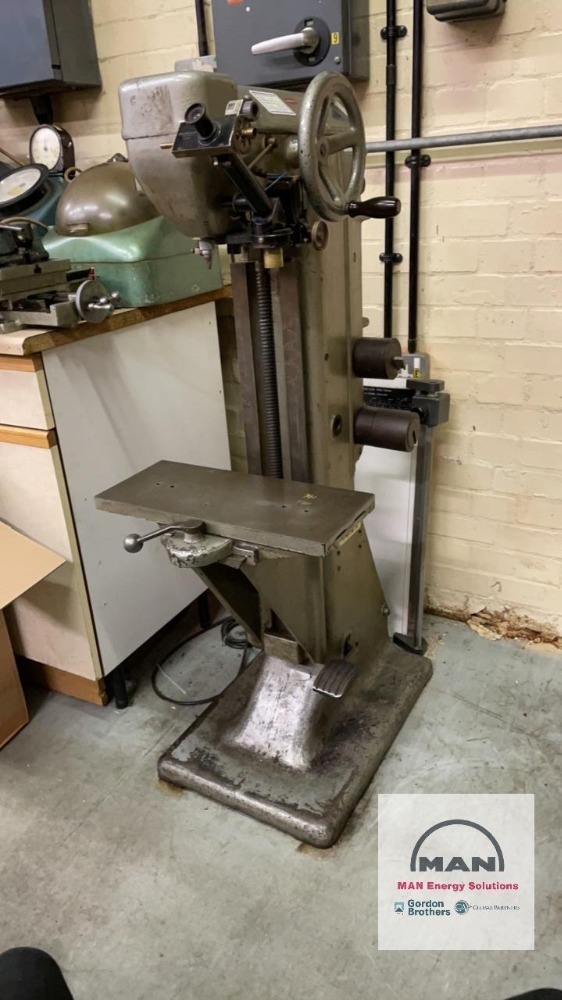 Vickers Hardness Testing Machine